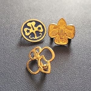 Gitl Scout | Jewelry | Vintage Girl Scout Brownie Pins 3 | Poshmark
